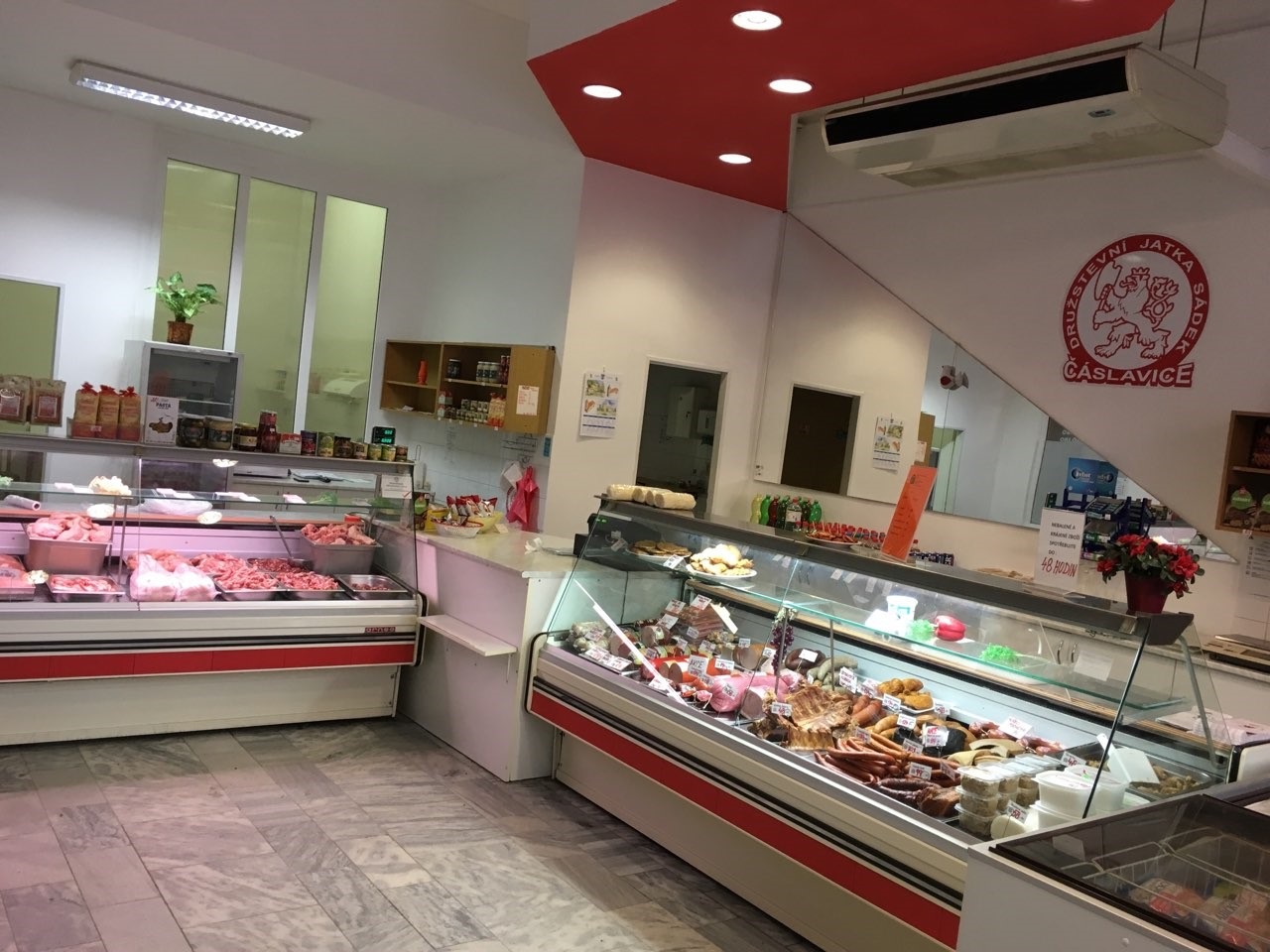 Prodejna Třebíč autobusák :: Družstevní jatka Sádek